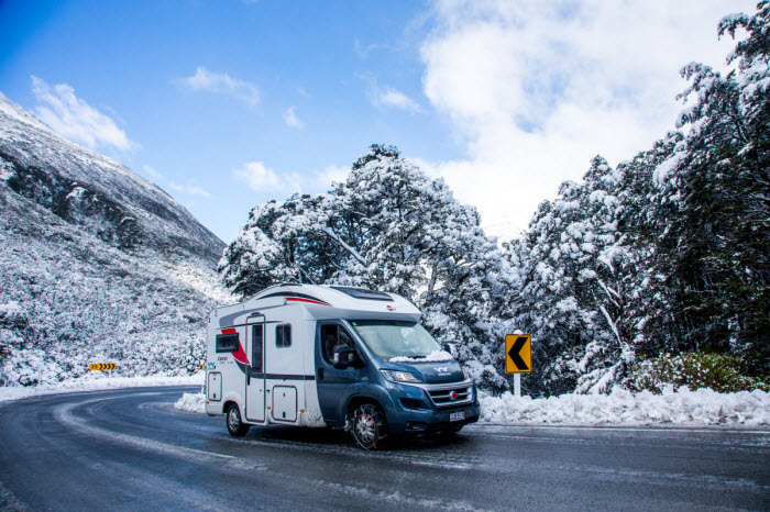 Choosing a Motorhome with a Heating System for Winter Travel
